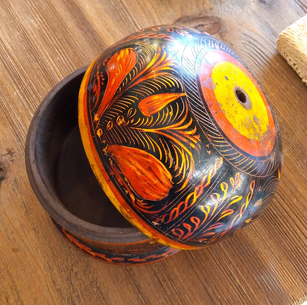Afghanistan: wooden box from the 1960s - Kokulis World